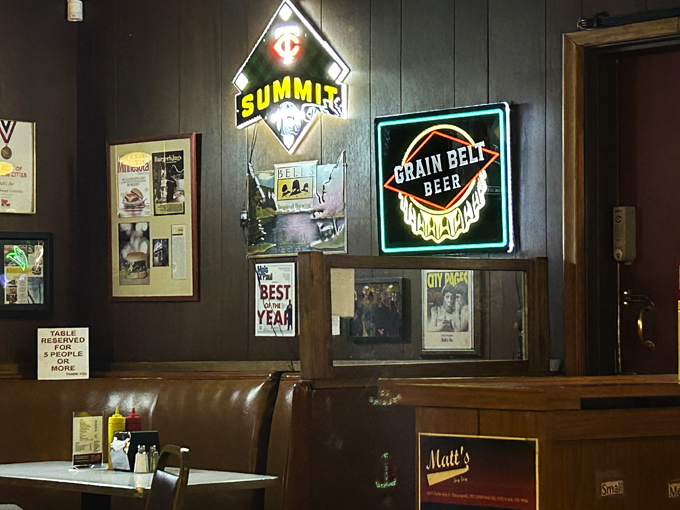 Matt's Bar and Grill 2