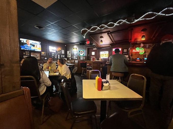 Matt's Bar and Grill 7