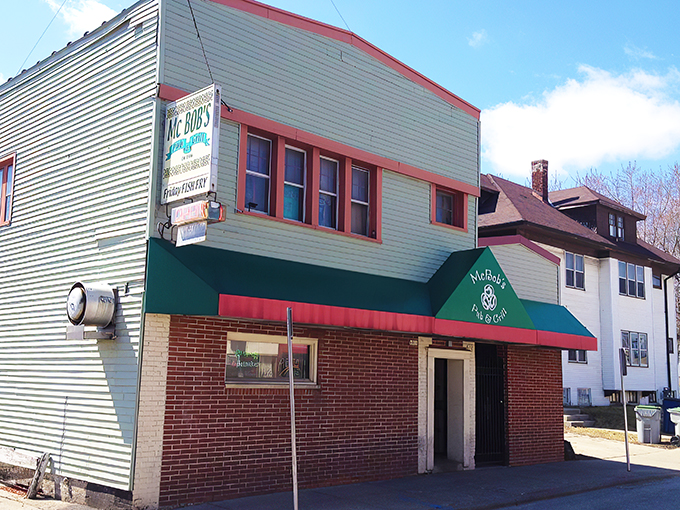 McBob's Pub & Grill 1