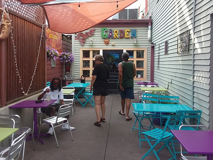 McBob's Pub & Grill 8