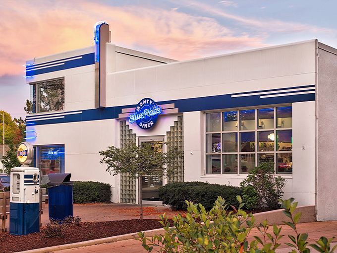 Monty's Blue Plate Diner 1