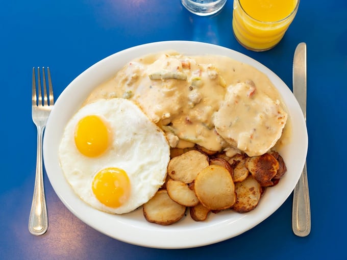 Monty's Blue Plate Diner 6