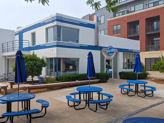 Monty's Blue Plate Diner 9