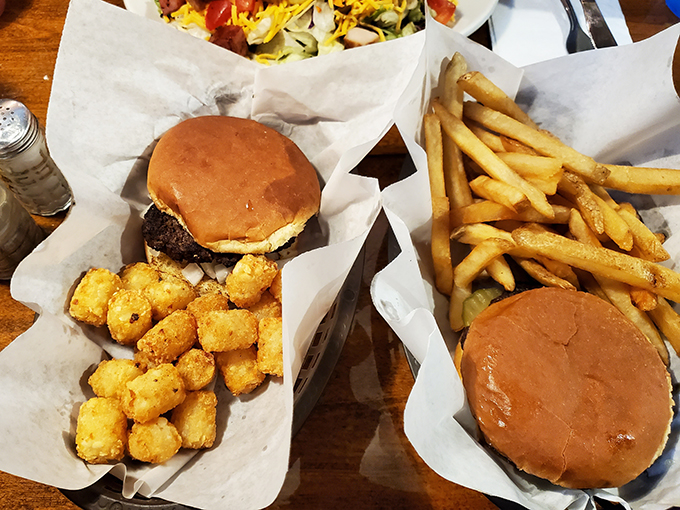 Mouse Tavern & Restaurant 5