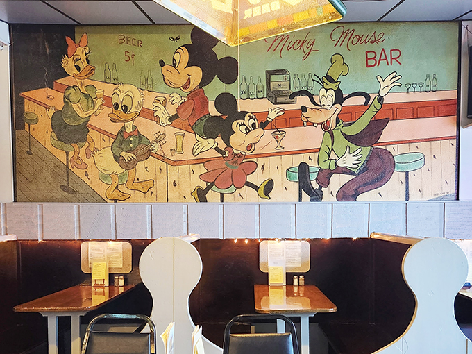 mouse tavern & restaurant 6