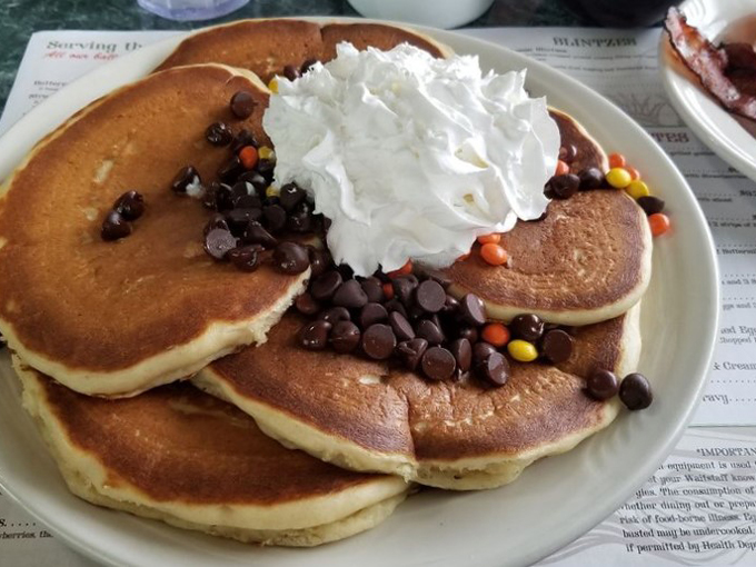 Mr. Pancake Restaurant 3