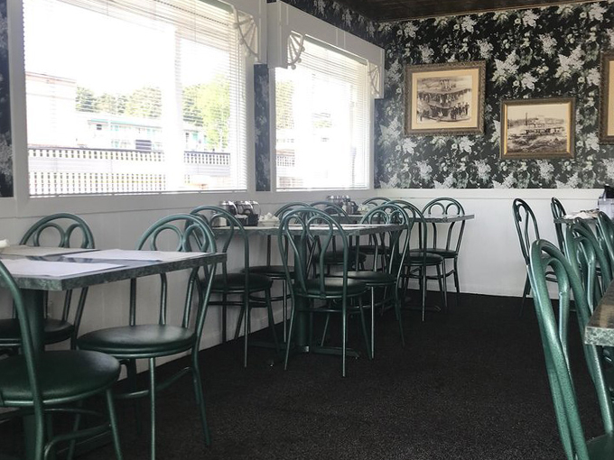 Mr. Pancake Restaurant 7