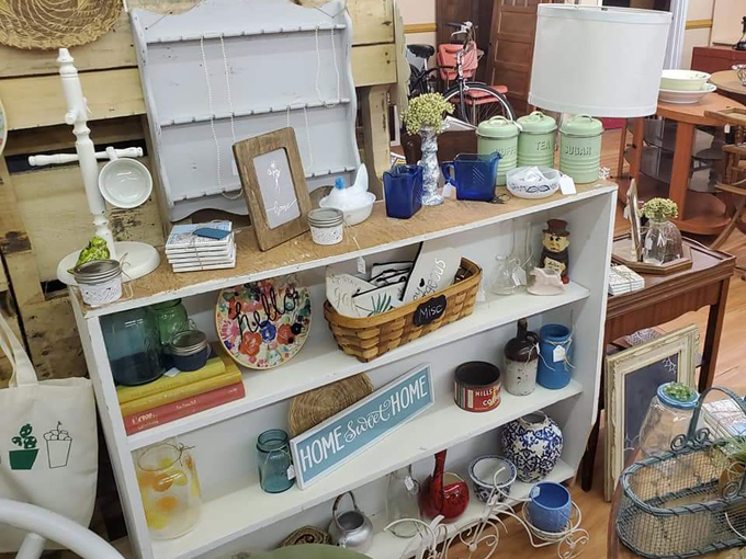 Neenah Vintage Mall 5