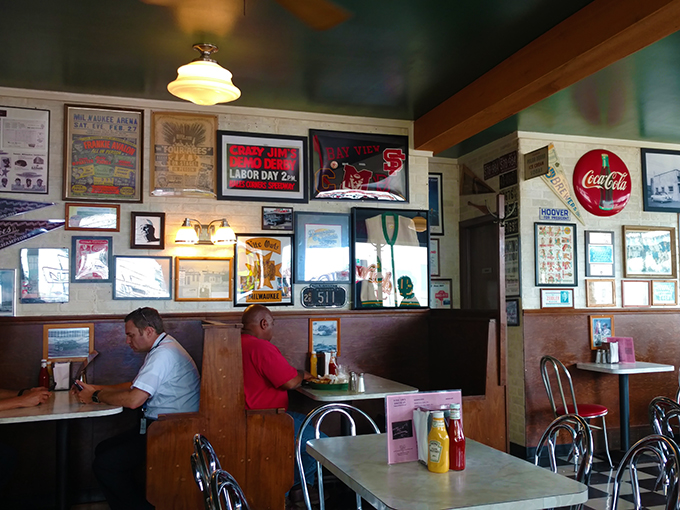 Nite Owl Drive-In Ice Cream Parlor & Sandwich Shoppe 7