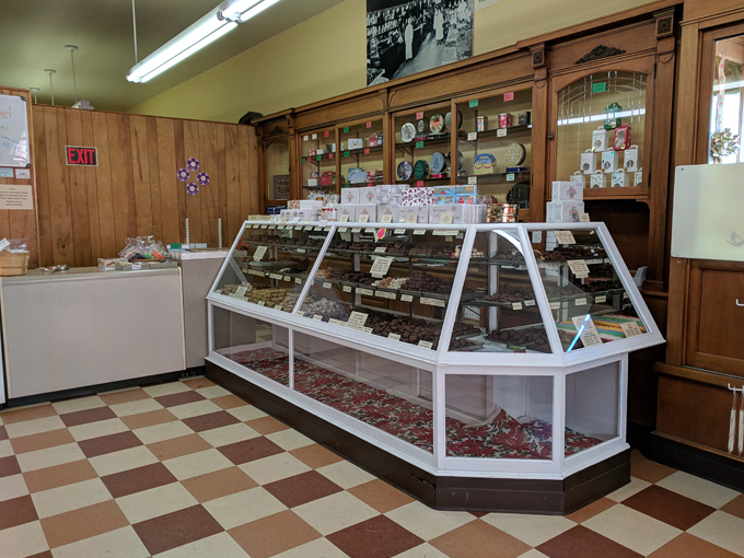 Oaks Candy Corner 2
