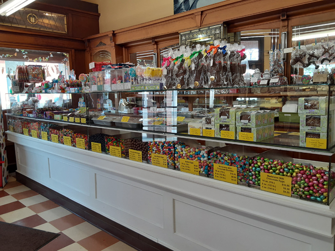 Oaks Candy Corner 4
