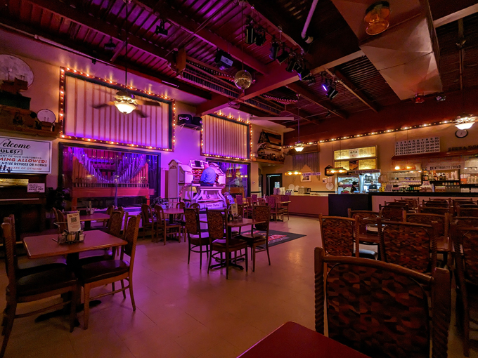 Organ Piper Pizza Palace 6