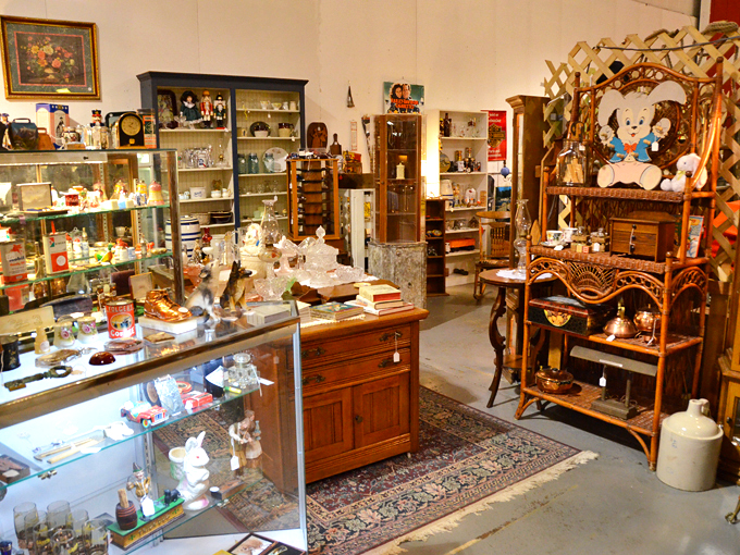 Pilgrim Antique Mall 3