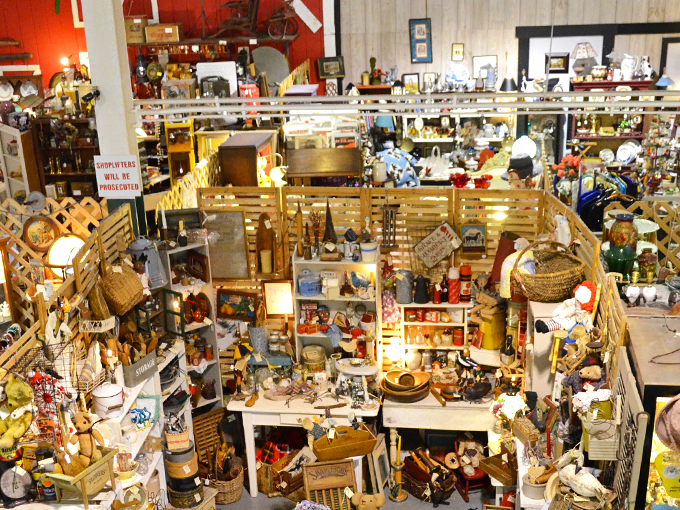 Pilgrim Antique Mall 7
