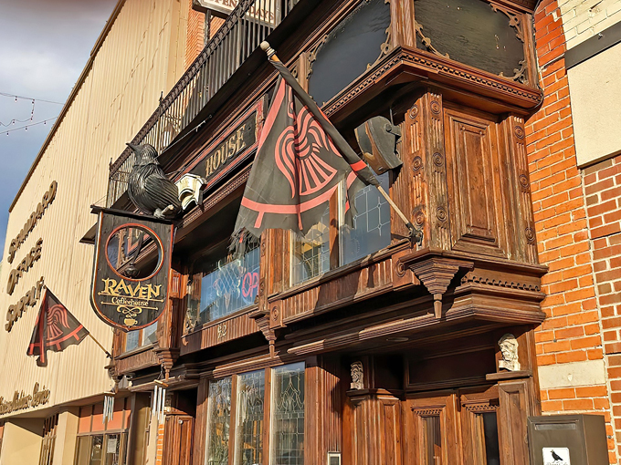 Raven Caf&eacute; (Port Huron)