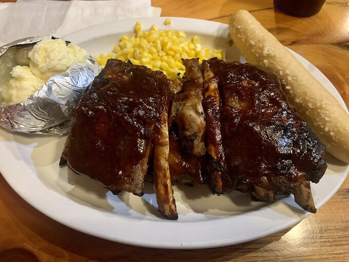 River&rsquo;s Edge Pub & Grub 9