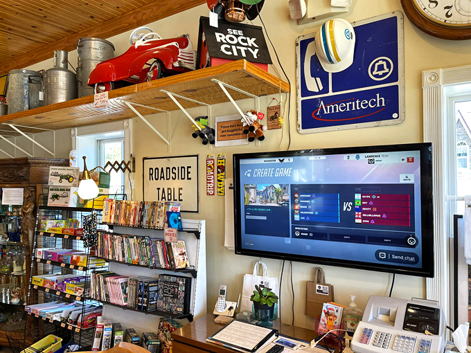 Roadside Attractions Antique & Curiosity Shop 9