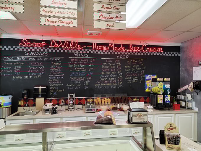 Scoop Deville Ice Cream Shop 3