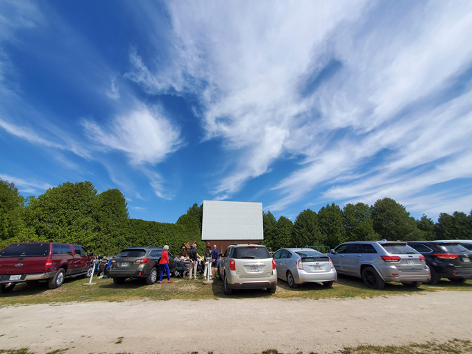 Skyway Drive-In Theatre 9