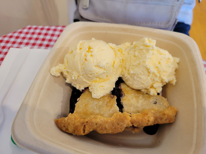 Stockholm Pie and General Store 8