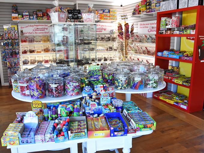 Sweet Memories Candy Shoppe (Lake Geneva) 2