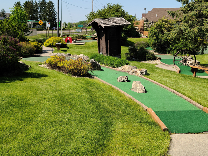 Swissland Miniature Golf 4