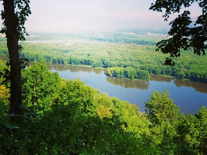 The Bluff Trail in Wyalusing State Park 4