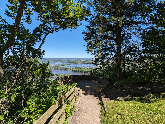 The Bluff Trail in Wyalusing State Park 7