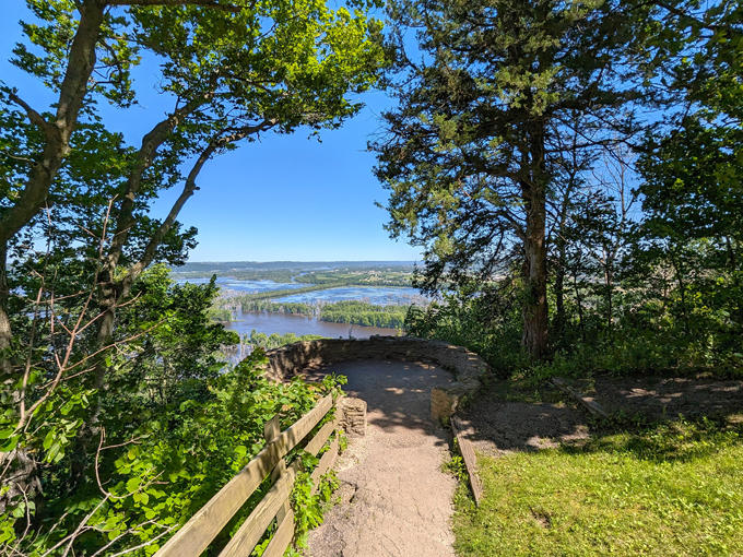 The Bluff Trail in Wyalusing State Park 7