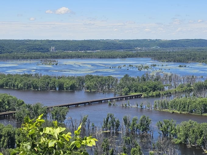 The Bluff Trail in Wyalusing State Park 8