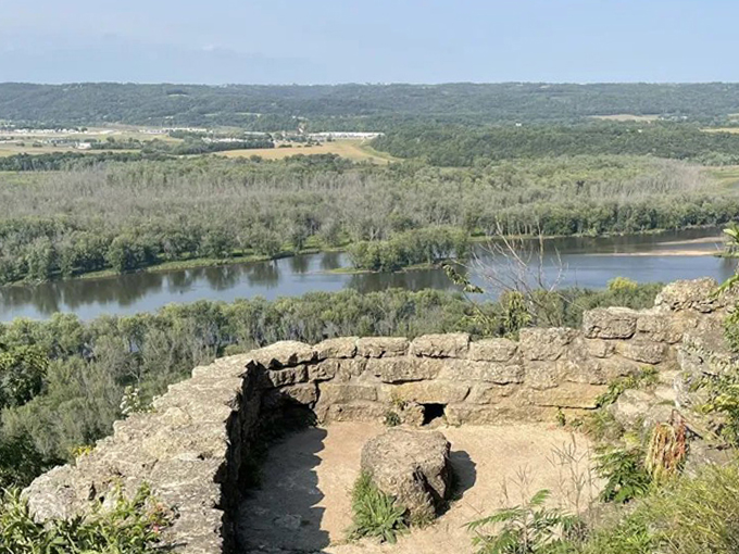The Bluff Trail in Wyalusing State Park 9