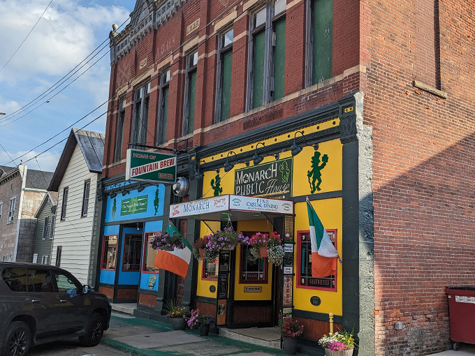 the legendary monarch public house 6