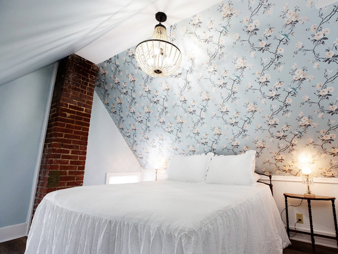 The Victorian on Main Inn 4