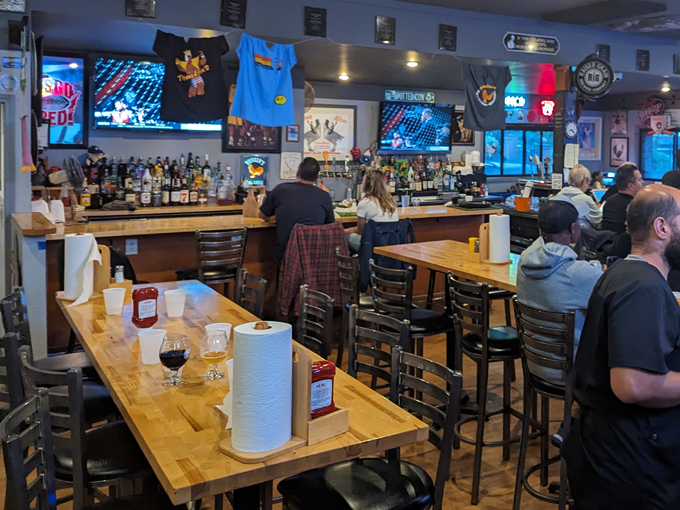 TomKen's Bar & Grill 9