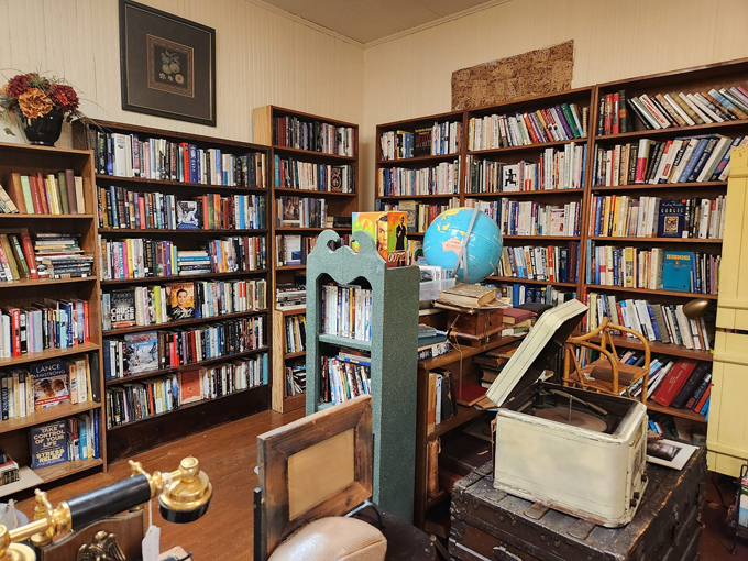 Treasures On Main Resale & Antique Mall 4