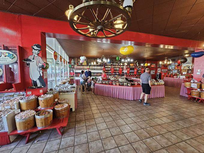 Tremblay's Sweet Shop 9