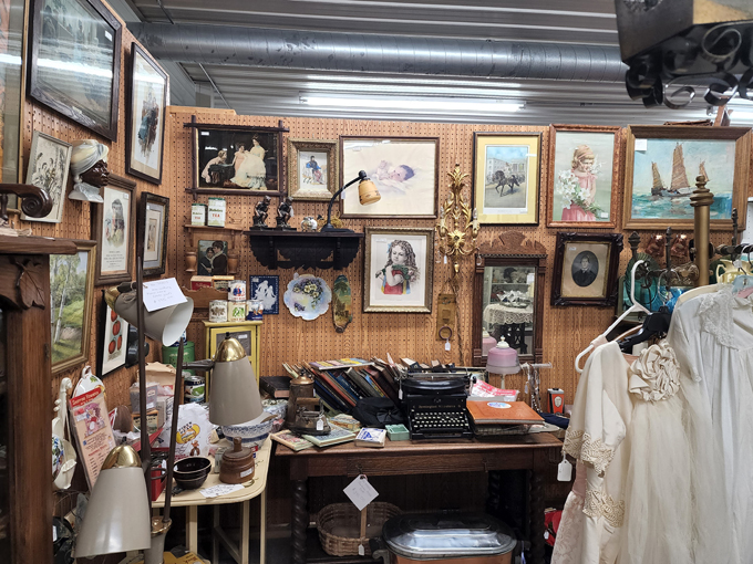 Wisconsin Dells Antique Mall 4