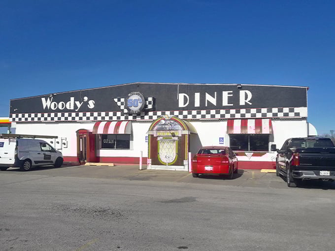 Woody's 50's Diner 1