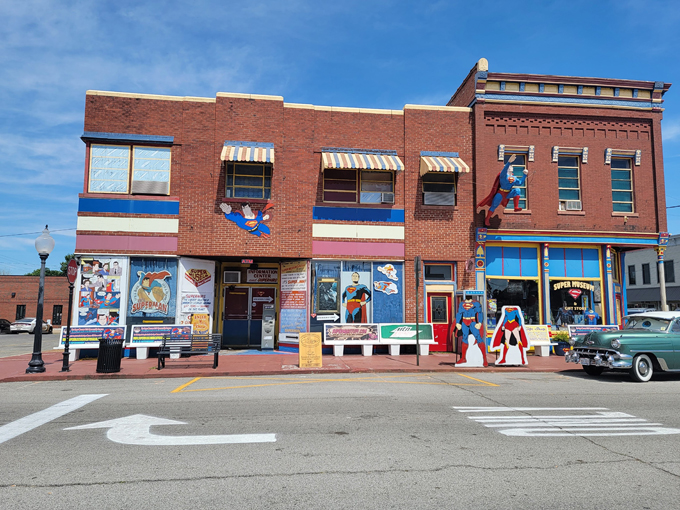 World's Largest Superman Statue 5
