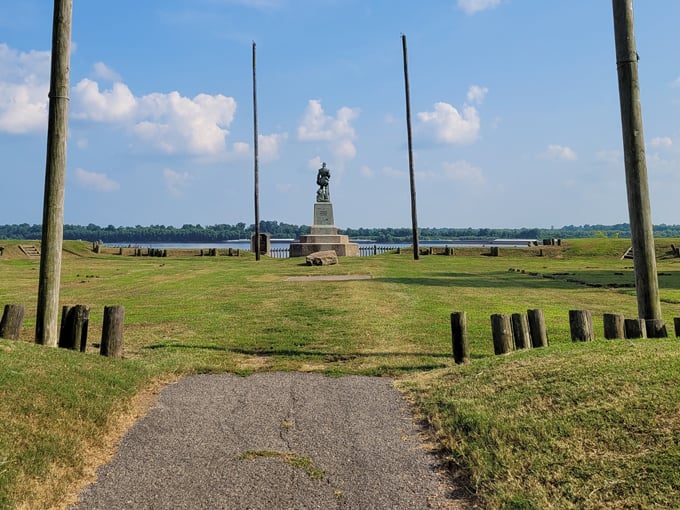 World's Largest Superman Statue 7
