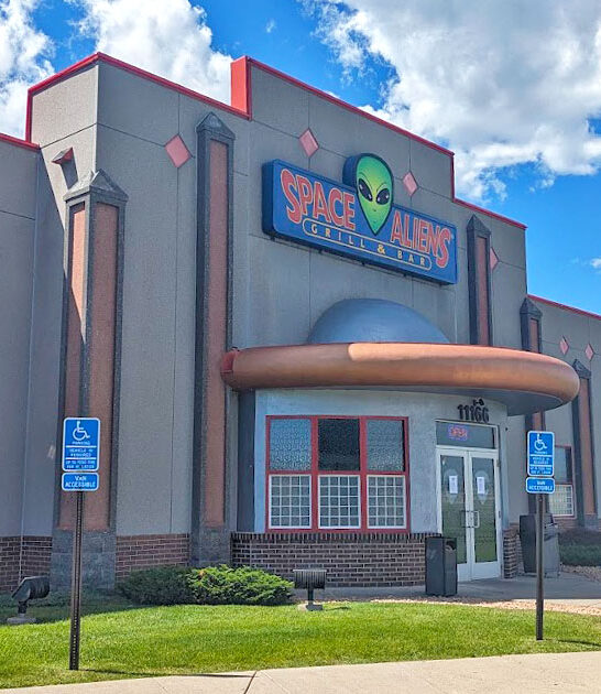 alien themed minnesota restaurant ftr