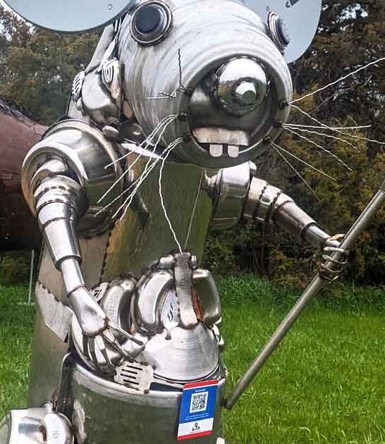 bizarre art garden minnesota ftr