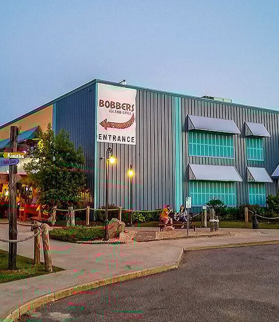 caribbean themed restaurant wisconsin ftr