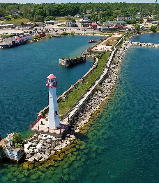 charming lakeside town michigan ftr