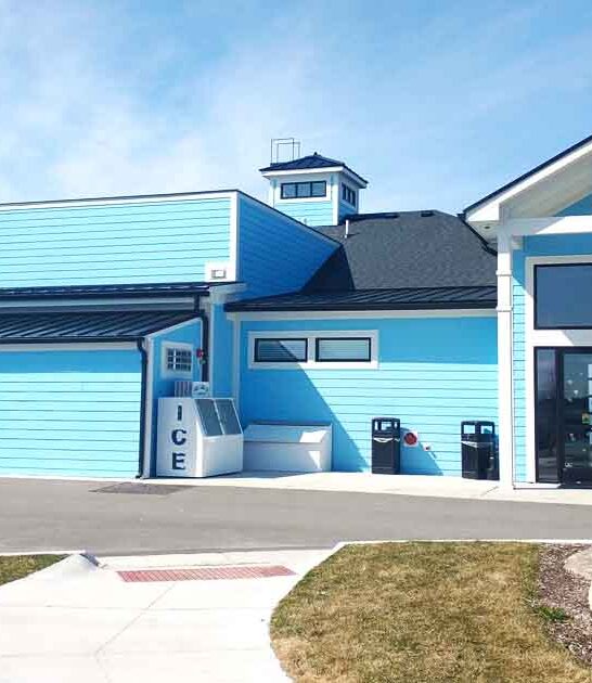 charming waterfront bar michigan ftr