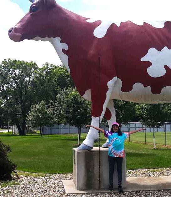 giant cow sculpture minnesota ftr