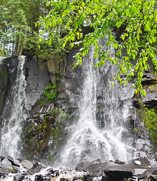 gorgeous waterfall hike minnesota ftr