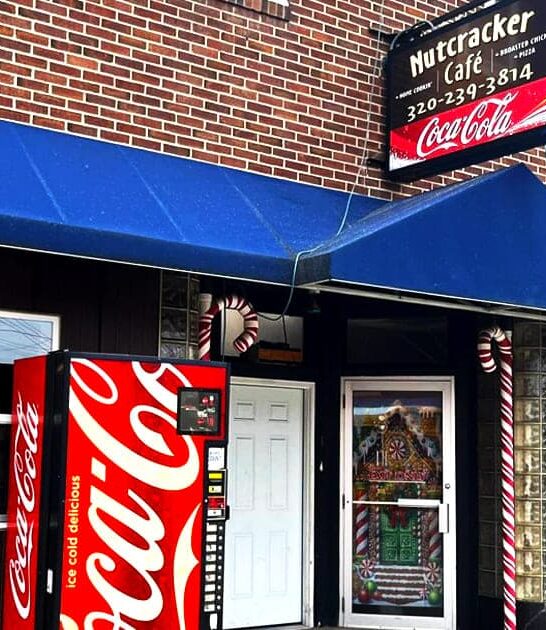 holiday themed cafe minnesota ftr