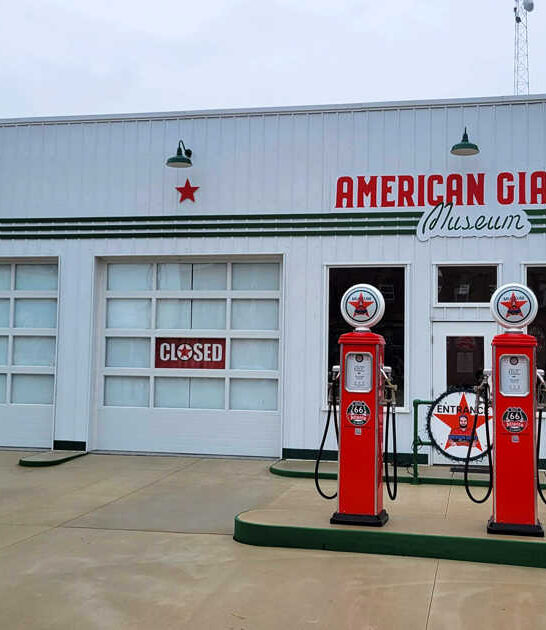 kitschy giants museum illinois ftr