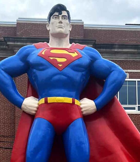 largest superman statue illinois ftr
